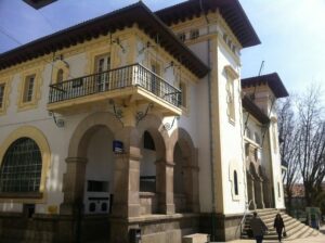 PSOE, FeC y BNG piden que el edificio de Correos sea declarado Bien de ...