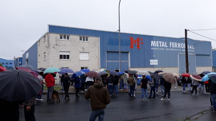 La huelga del metal se intensifica y los sindicatos hablan de un ...